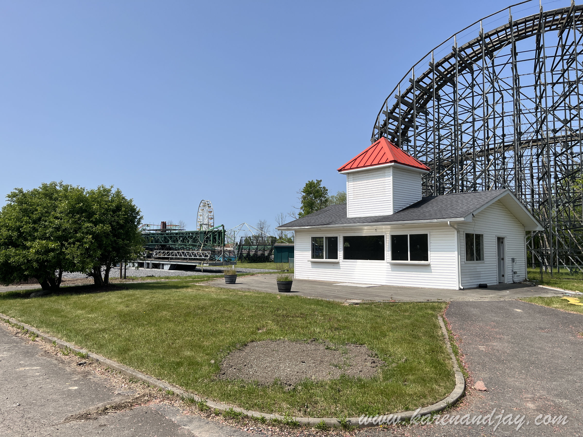 Niagara Amusement Park and Splash World, May 2023